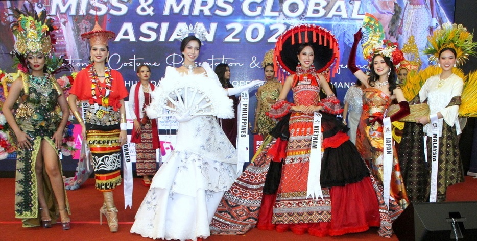 Miss & Mrs Global Asian 2024 national costume showcase at Atria