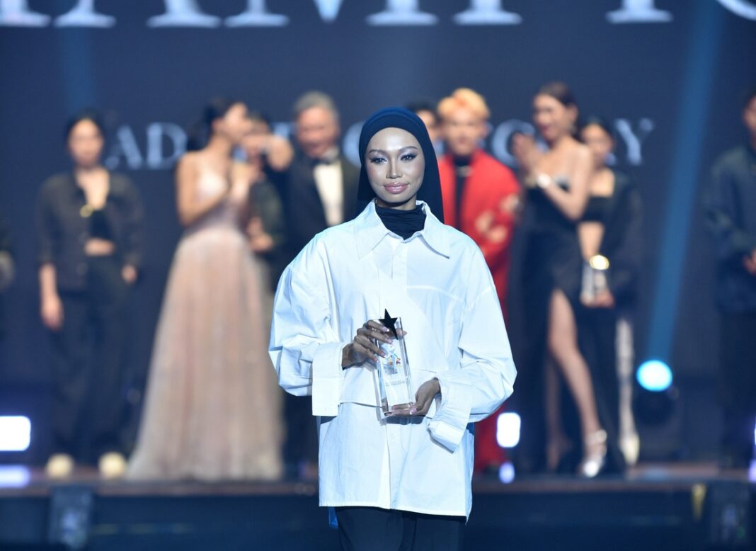 Model Nur Nadia Natasha wins Face of Malaysia 2024