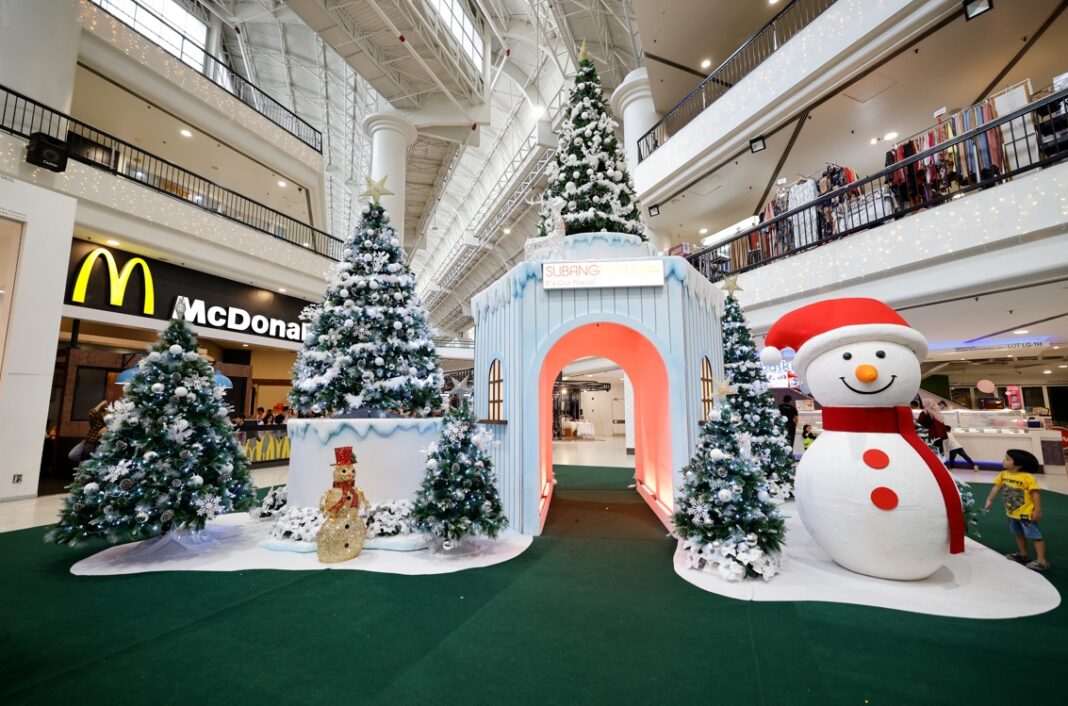 A Very Snowy Christmas wonderland at Subang Parade